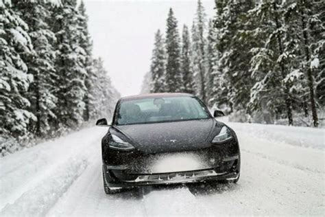 Що трапиться з електромобілем якщо залишити його на холоді SUV News