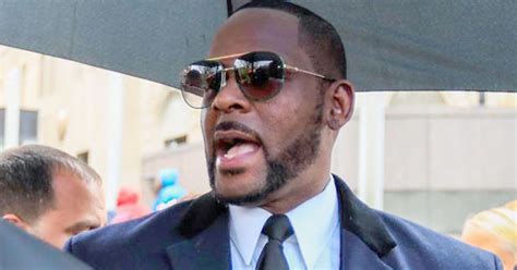 R Kelly Complained He Can Only See One Of The Two Lady Friends In