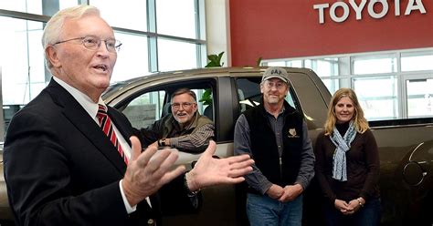 Life Story Auto Dealer Lee Markquart Remembered For His Optimism