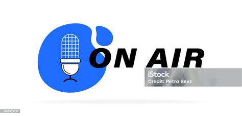 마이크 엠블럼이 있는 공기 기하학적 배지 모던 플랫 스타일 벡터 일러스트레이션 Live Event에 대한 스톡 벡터 아트 및 기타 이미지 Live Event 공연