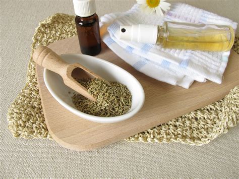 Using Essential Oils To Make Bug Repellent Easy Health Options