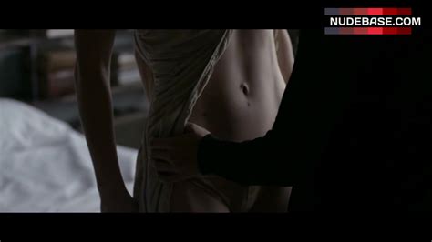 Robin Weigert Lesbian Sex Concussion 241