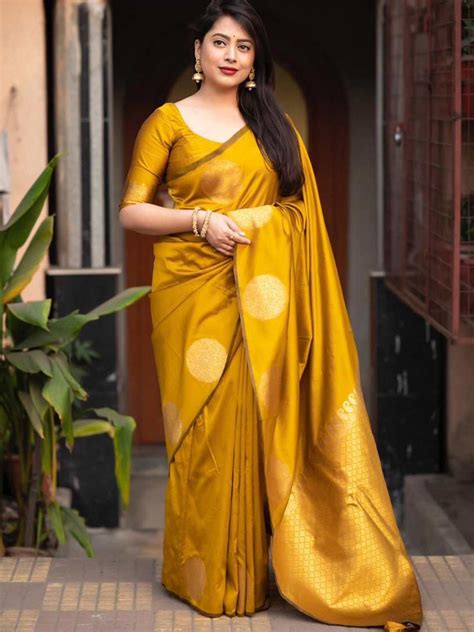 6 Beautiful Yellow Silk Sarees To Flaunt On Lohri 2025 Herzindagi