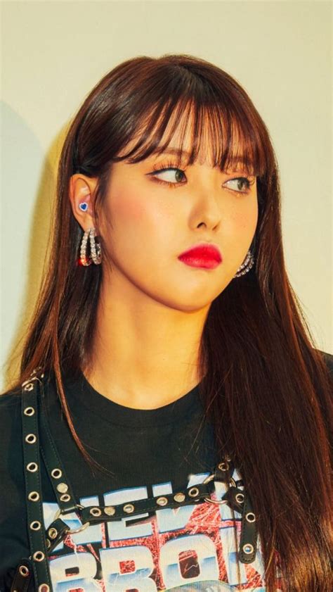 Momolands Ahin In Show Me Photo Teaser