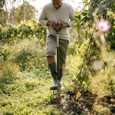 Ergonomic Garden Fork Grey Fiskars