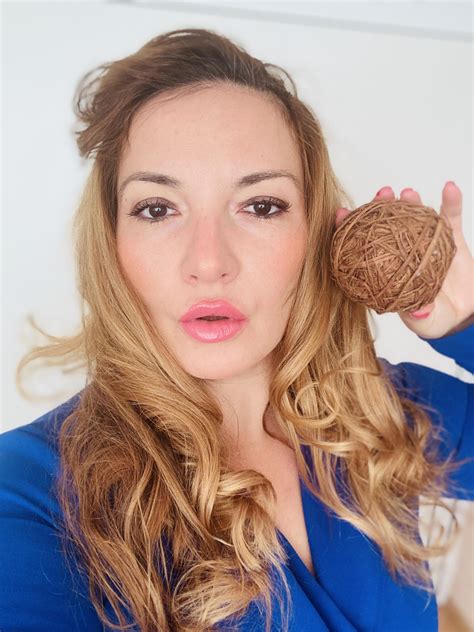 2023 Годишен хороскоп за всяка зодия от Цветелина Каменова Жената днес