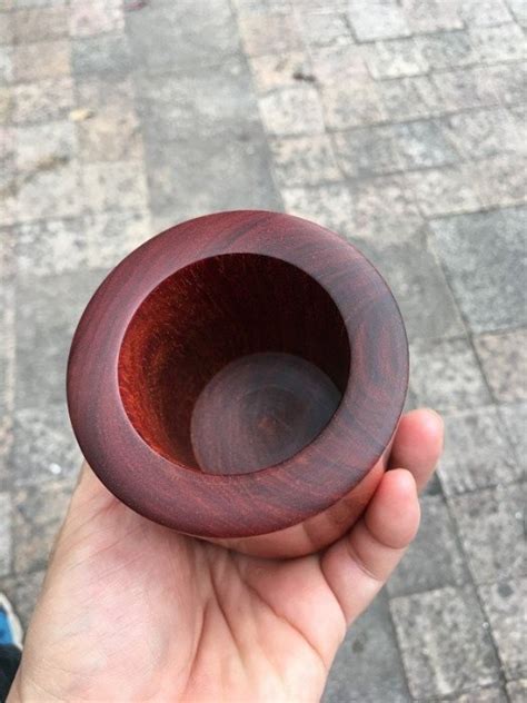 一元起標台灣人在廣州【藏珍閣】印度小葉紫檀拆房老木料 筆筒 摆件 高油密 玻璃底 火焰牛毛纹 金星鸡血红 整木挖制 Yahoo奇摩拍賣