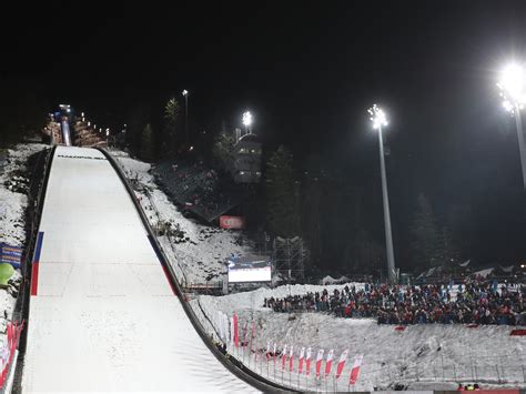 Skoki w Zakopanem zagrożone Synoptyk przekazał wieści o pogodzie Skoki narciarskie Sport Wprost
