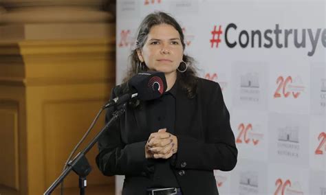 Ministra Dávila Defendió Contratación De Beder Camacho Como Asesor
