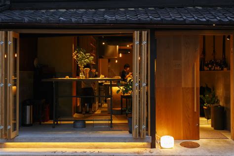 自家製フルーツサワーがたくさん！京都の町家を改装した「酒場トやさい イソスタンド」で晩ごはんを！｜ことりっぷ