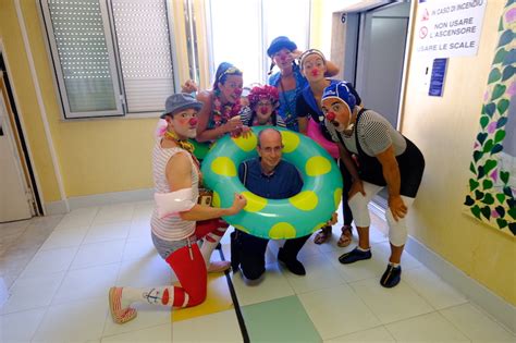 I Clown Dottori Di Ci Ridiamo Su Portano Il Mare Dentro Insieme Ragusa