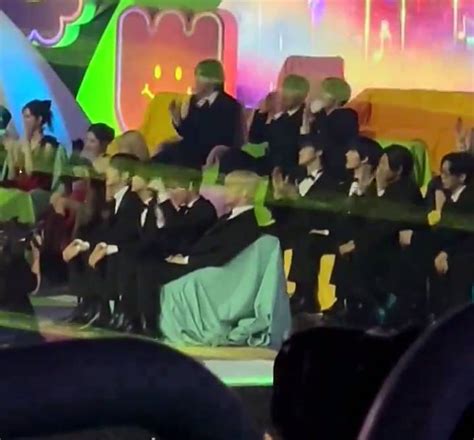 라이즈 겟어기타 무대할 때 가수석 단체로 춤추는 에스파엔시티 드림 인스티즈instiz 이슈 카테고리
