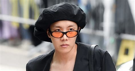 방탄소년단 제이홉 입소 첫 날은 코로나19 격리 공간서