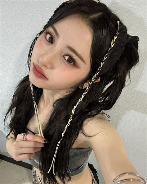 Huh Yunjin On Instagram Unforgiven Girlzz Celebridades Fotos De