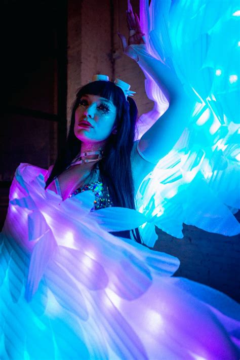 Led 공상 공연 공연가 극장 날개 다채로운 댄서 독특한 디스플레이 디자인 레이크 랜드 미국 반짝이는 밤 밤문화 보여주다 북미 불이 켜진