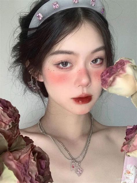 Ghim trên makeup Ý tưởng trang điểm Tóc và làm đẹp Nghệ thuật trang điểm
