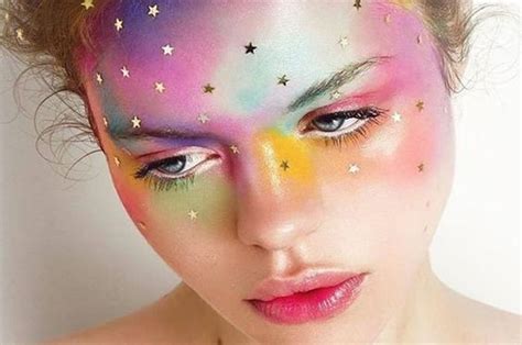Inspirasi Galaxy Makeup Super Kece Yang Bisa Kita Coba Di Rumah Cewekbanget