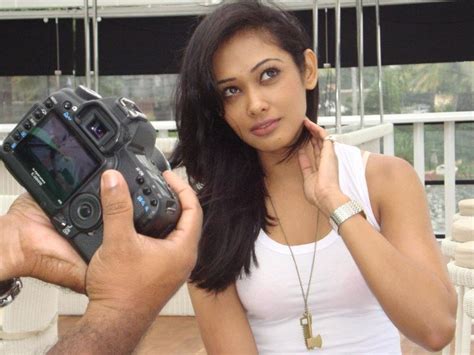 Srilankan Actress Yureni Noshika Hot Photo Collection ~ Top Hollywood