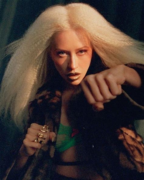 Christina Aguilera Mara Paris