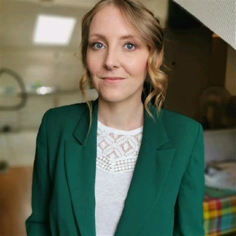 Céline Perron Éducatrice Spécialisée Coordinatrice Centre De