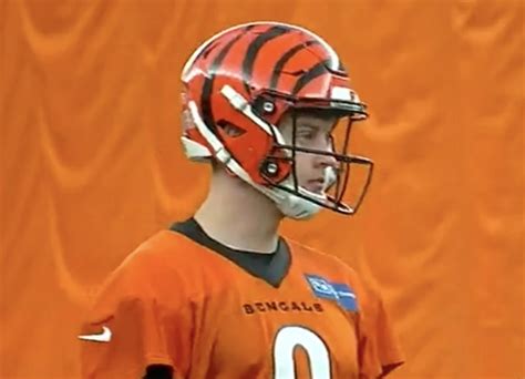 Joe Burrow Wears Lsu Colored Cleat To Practice Video