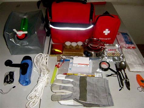 小型急救包 便携急救包 大山谷图库
