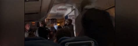 ‘no Time To Be Scared Passengers Subdue Man Trying To Open Door Mid