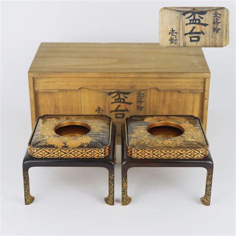 【やや傷や汚れあり】【葉】470 時代 漆器 黒塗本金蒔絵 盃台 一対 懐石道具 旧家蔵出品 共箱の落札情報詳細 ヤフオク落札価格検索