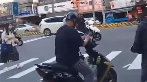 騎車滑手機「全不知警靠近」！下場曝光 17萬人笑翻：緣分來得措手不及 生活 三立新聞網 Setncom