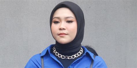 Hijab Masih Jadi Beban Bagi Selfi Yamma Dalam Berkarir Sebagai