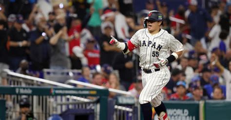 눈가 촉촉해진 56홈런 Mvp “기쁨과 아쉬움 존재스스로 더 발전해야”