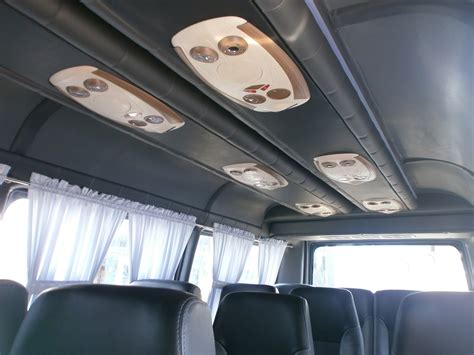 Isuzu Elf Mikrobus 16 Seat Deluxe