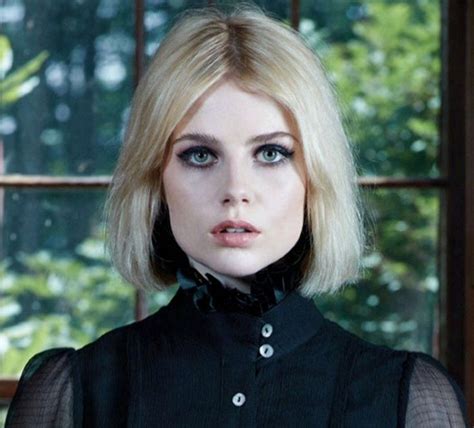 Пин от пользователя 𖤐 на доске Lucy Boynton Прически Современные