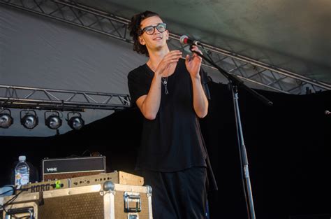 The 1975 Frontman Matt Healy Calls Razorlights Johnny Borrell A Wanker