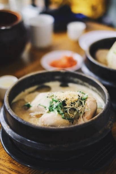 3 700 Samgyetang Foto Foto Stok Potret And Gambar Bebas Royalti Istock