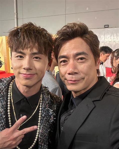 崔錦棠趁台慶集郵合照 零濾鏡相機影李佳芯、姚子羚 眼紋及法令紋盡現！ 深夜清酒梳打 大娛樂家 Fanpiece