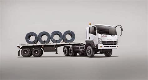 HARGA ISUZU GIGA TRACTOR HEAD