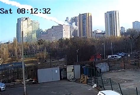 Misil Impacta En Edificio Residencial En Kiev Video N
