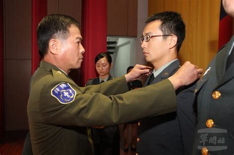 中部駐軍晉任授階典禮 場面隆重溫馨 其它 Nownews今日新聞