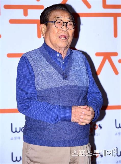 송해 고열 동반한 감기 증세로 입원 상황 지켜보는 중