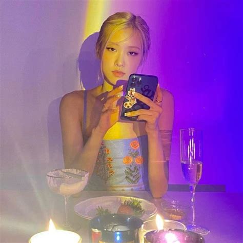Blackpink Rosé Roseanne Park Rosé Girlfriend Material Kpop Icon Pfp Rosé Kpop Icon