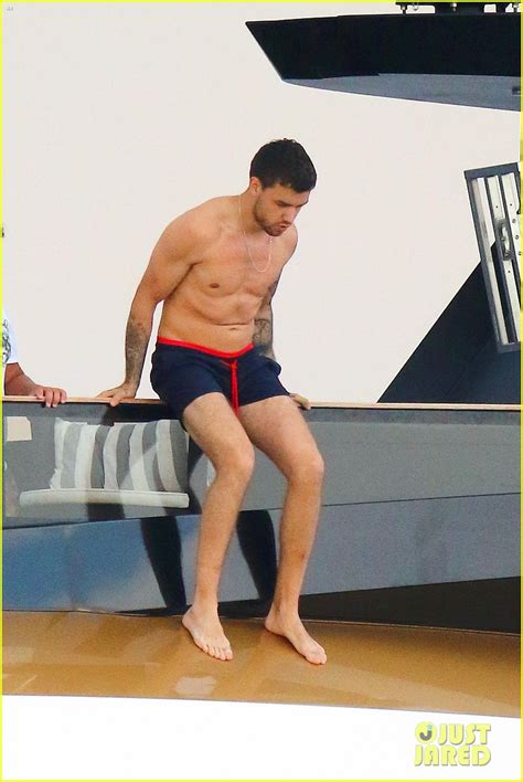 Full Sized Photo Of Liam Payne Dances Works Out While Shirtless On A