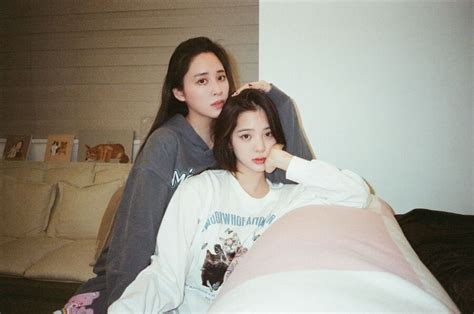 歐陽妮妮曬出媽媽傅娟泳裝照 湧入3萬人按讚 蕃新聞