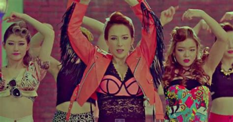 채연 과거 Mv서 핑크빛 브라탑 가슴 쓸어내리는 동작 더해지니