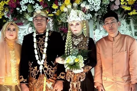 Nikah Dengan Adat Jawa Wanita Bule Rusia Alami Culture Shock Ini Saat