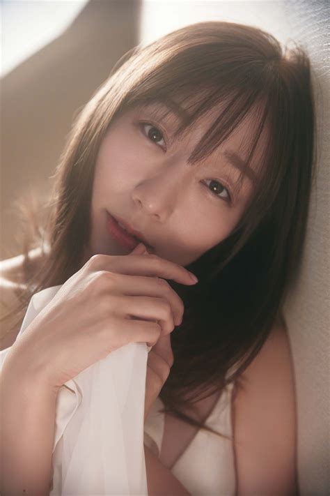 須田亜香里、7年ぶり写真集『pluie』表紙解禁 ビキニやランジェリー、過去最大のヌーディーショットも収録 Tv Life Web