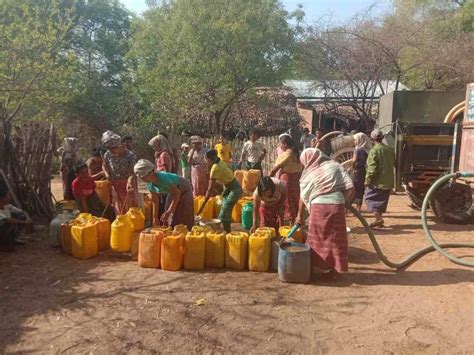 ညောင်ဦးမြို့နယ် တောင်ဇင်းအုပ်စု ကောင်းပင်စည်ကျေးရွာသို့ သောက်သုံးရေ ဂါလံ ၁၆၀၀ လှူဒါန်း