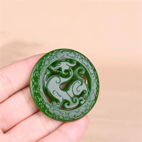 Chinese Green Jade Antique Dragon Jade Pendant Jewelry Lucky Exorcise