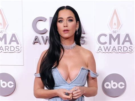 Katy Perry Breast Cast Finished Katy Perry Risks Exposing Everything