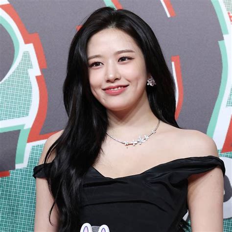 안유진 성희롱 합성 사진 공유한 소속사머리 숙여 사과